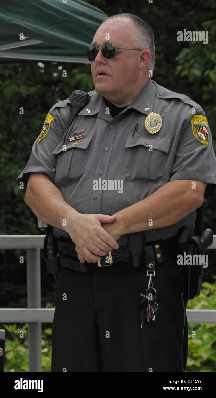 Police officer in Edmonston, Maryland Stock Photo - Alamy