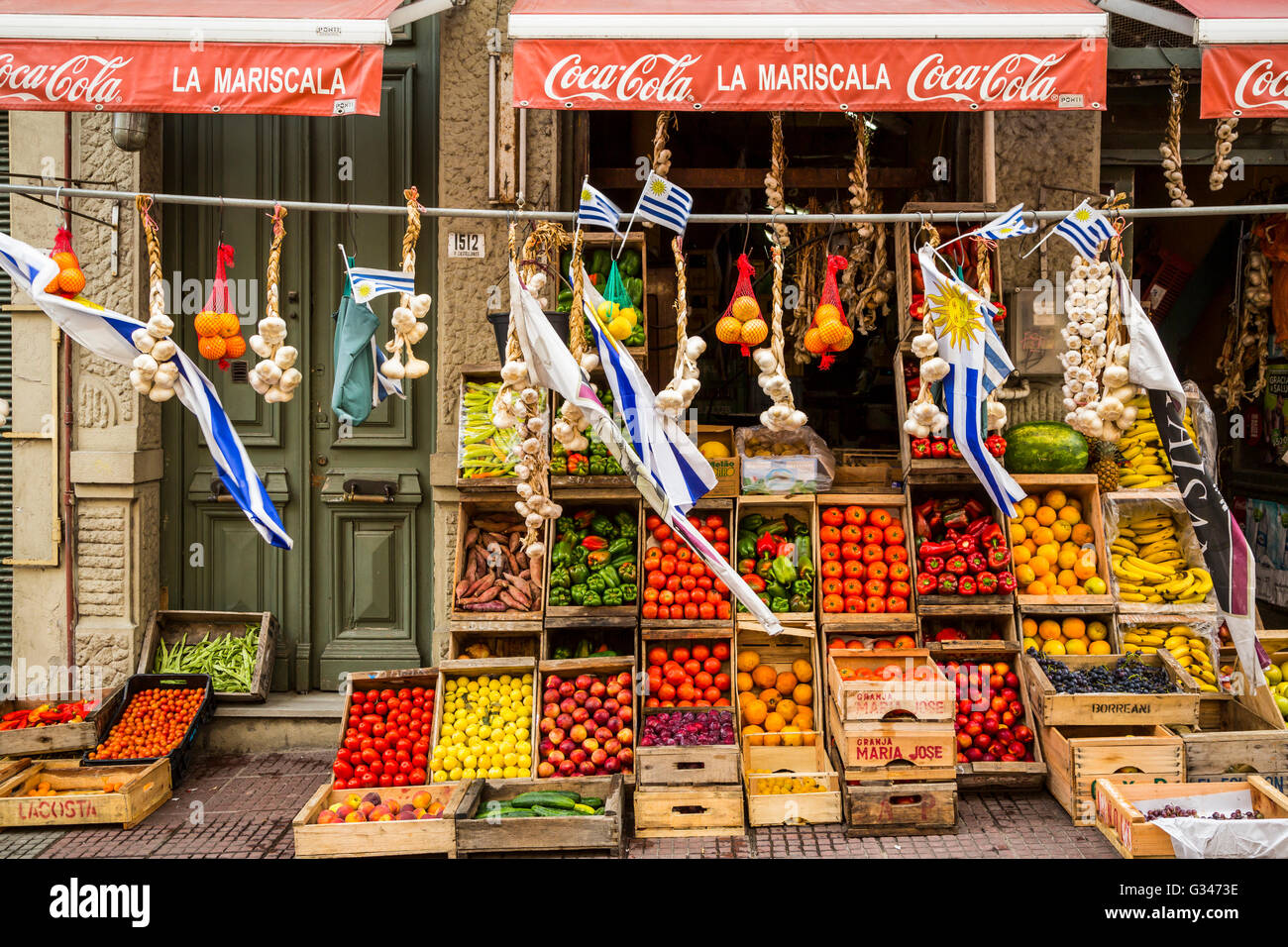Outdoor fruit hi-res stock photography and images - Alamy