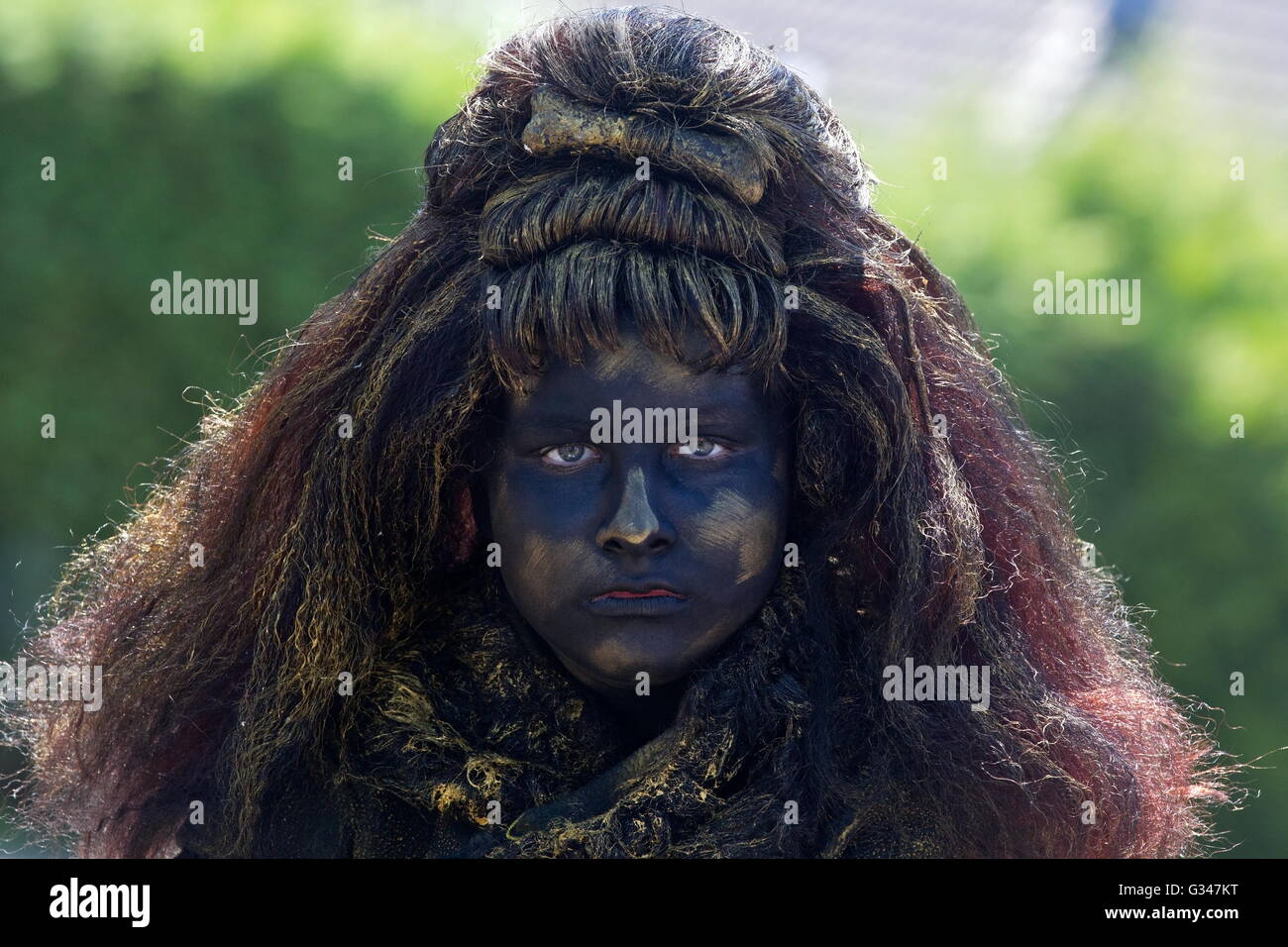 Cavewoman hi-res stock photography and images - Alamy