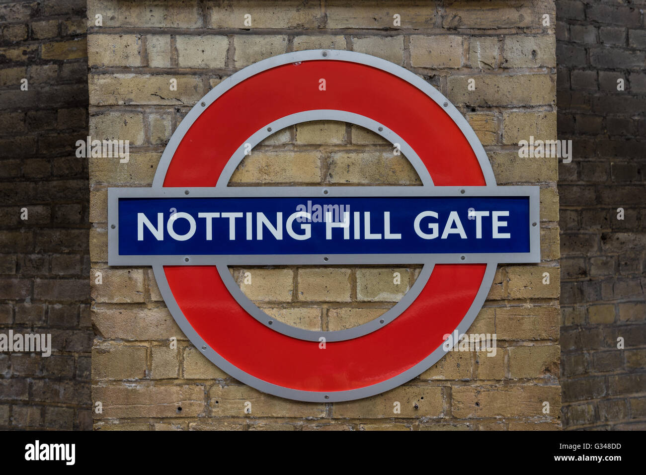 London underground sign at Notting Hill Gate station Stock Photo - Alamy