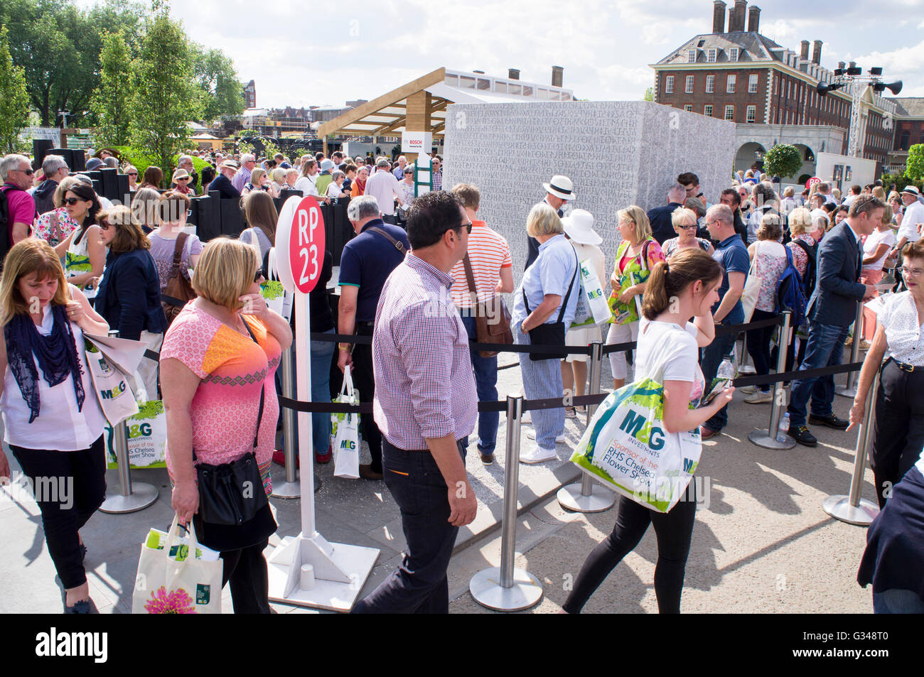 Antithesis hi-res stock photography and images - Alamy