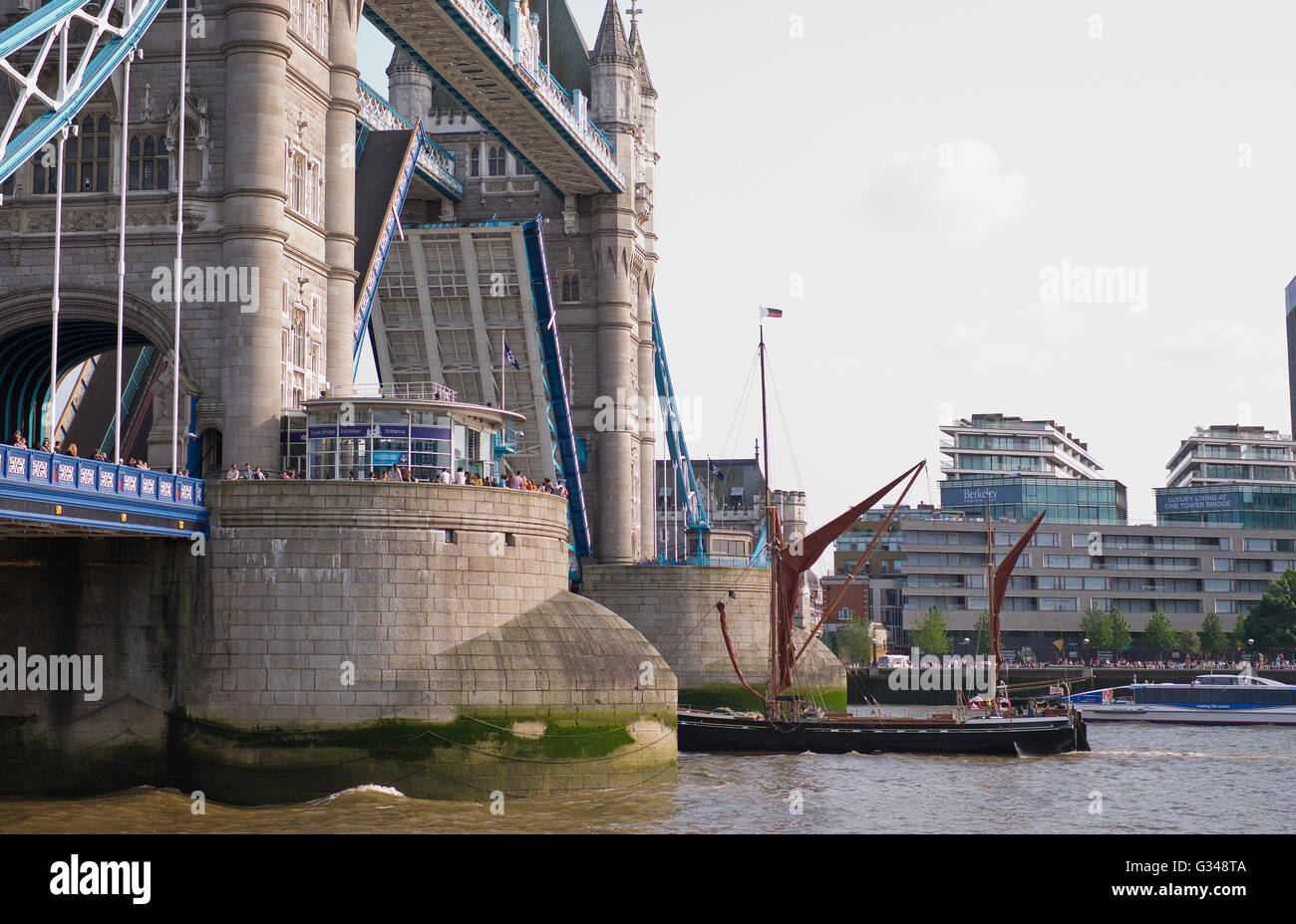Tower bridge raised london england hi-res stock photography and images ...