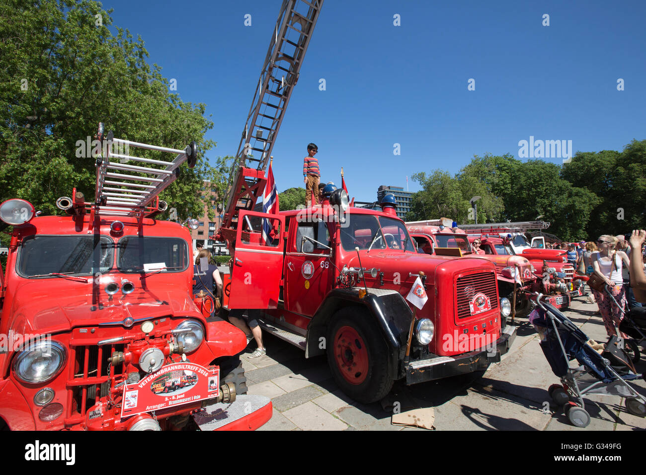 Veteranbrannbiltreff 2016, Veteran Fire engine vehicles meet at Radhusplassen in Oslo, Norway ...