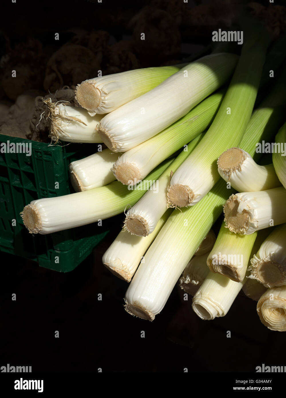 Whole leek hi-res stock photography and images - Alamy
