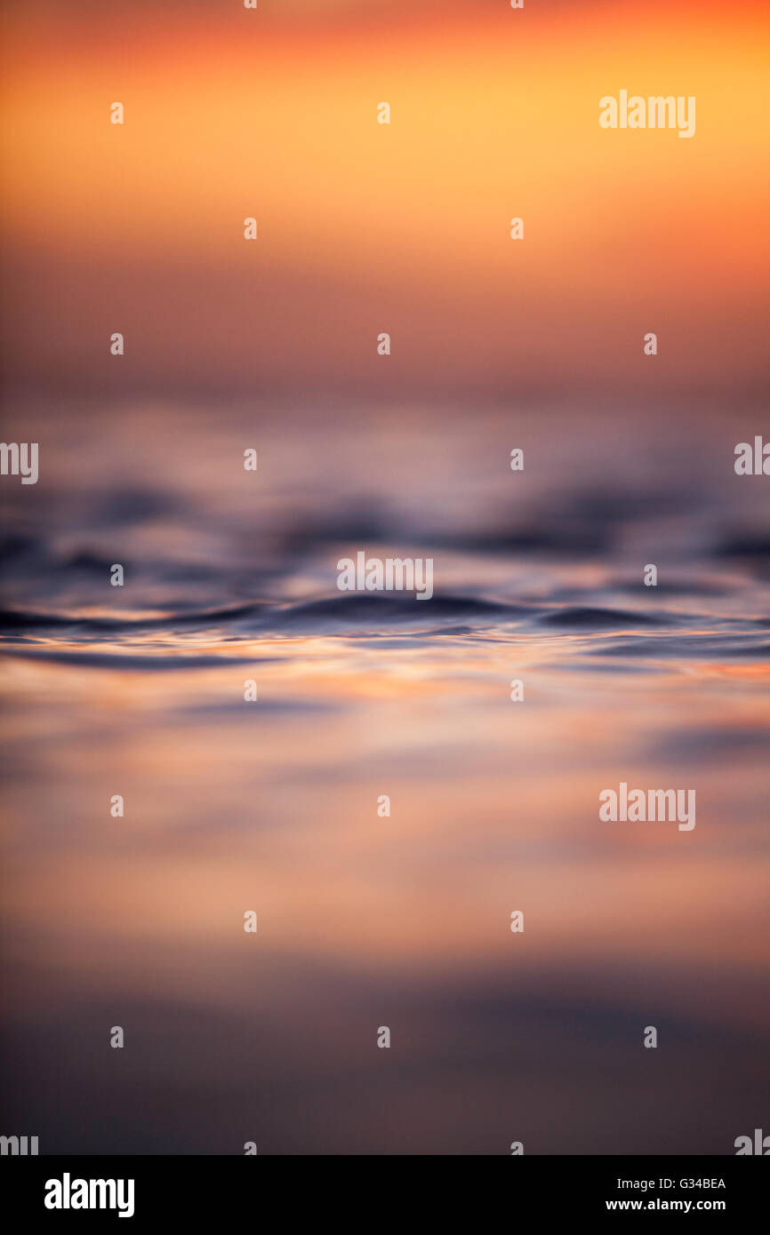 Moody ocean waves hi-res stock photography and images - Alamy