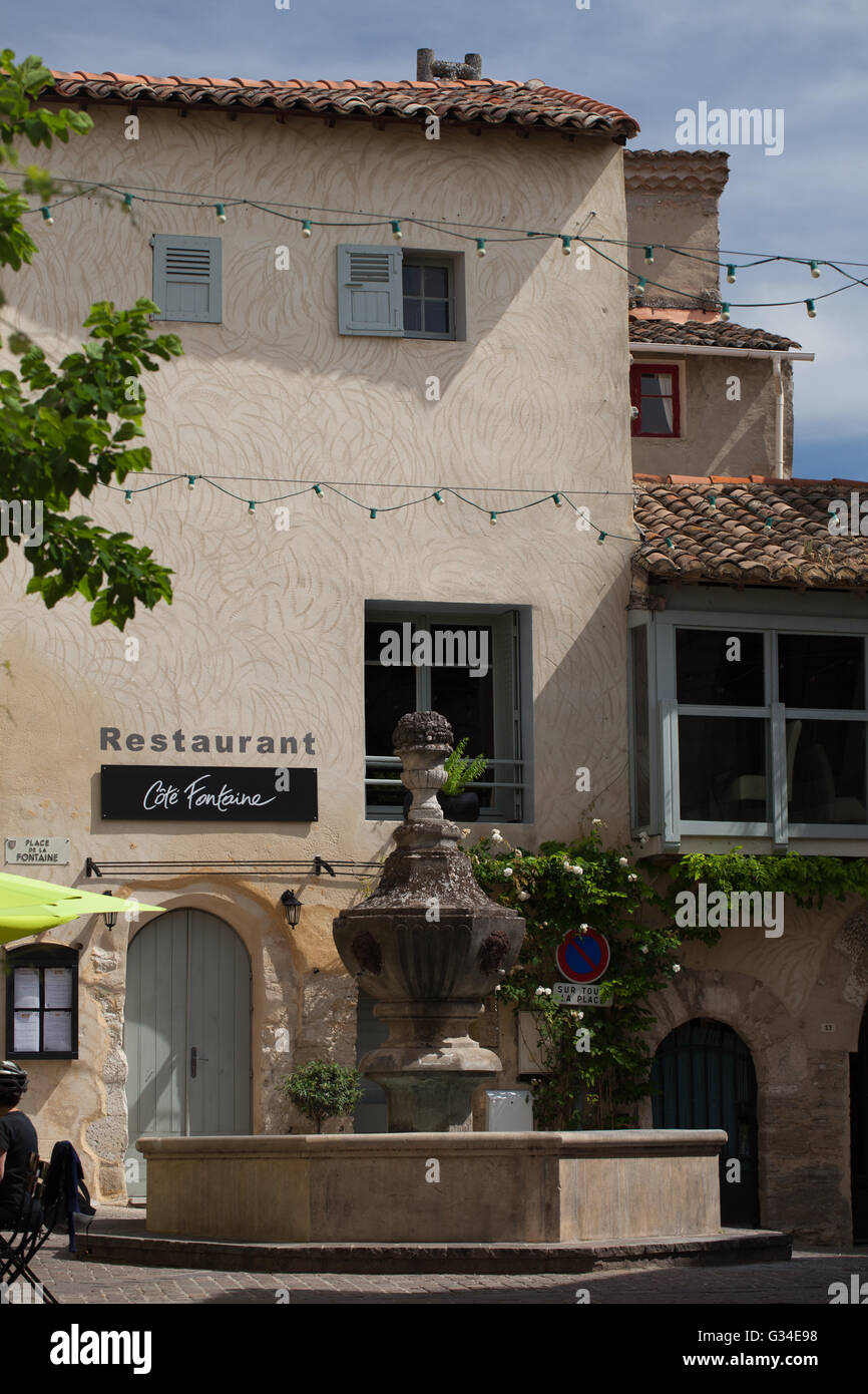 Venasque france hi-res stock photography and images - Alamy