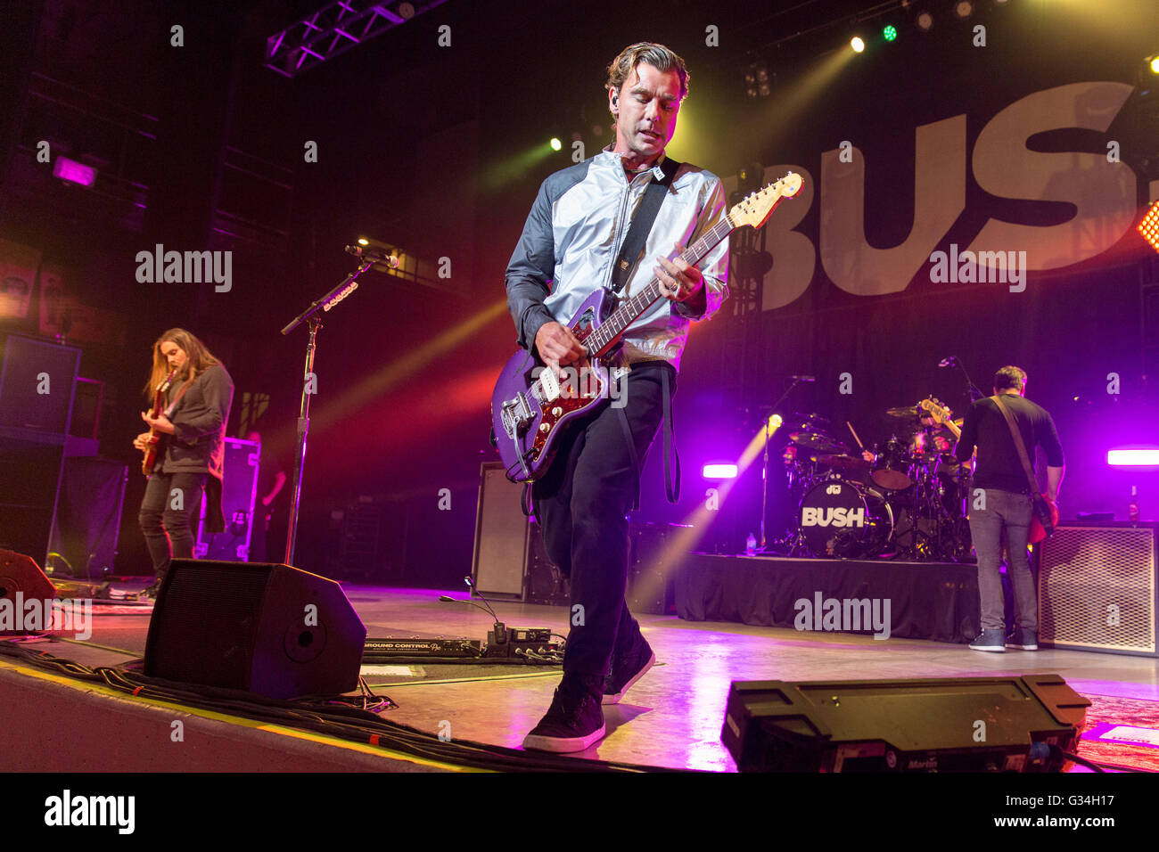 Chris traynor gavin hi-res stock photography and images - Alamy