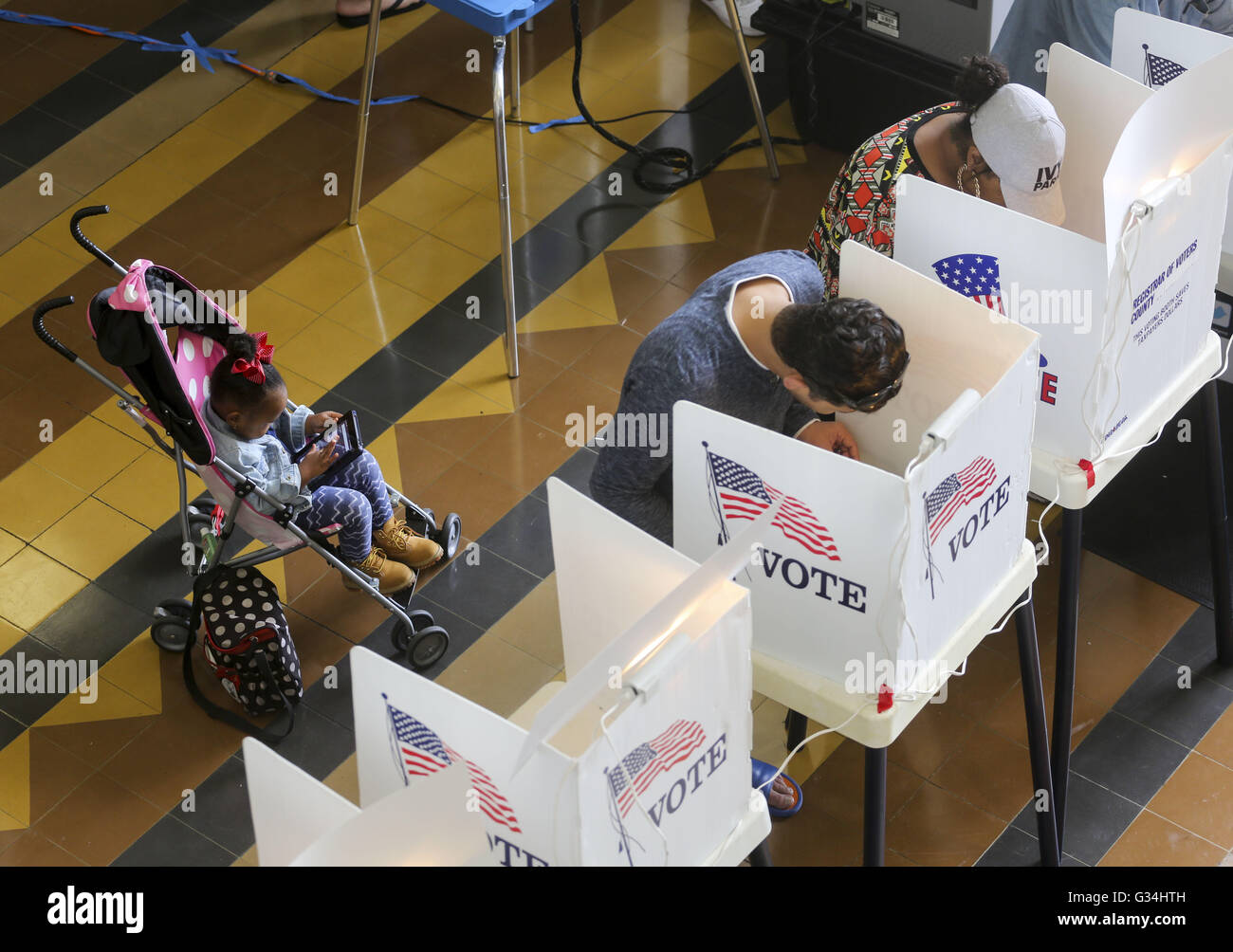 Los Angeles, California, USA. 7th June, 2016. Residents cast their vote ...