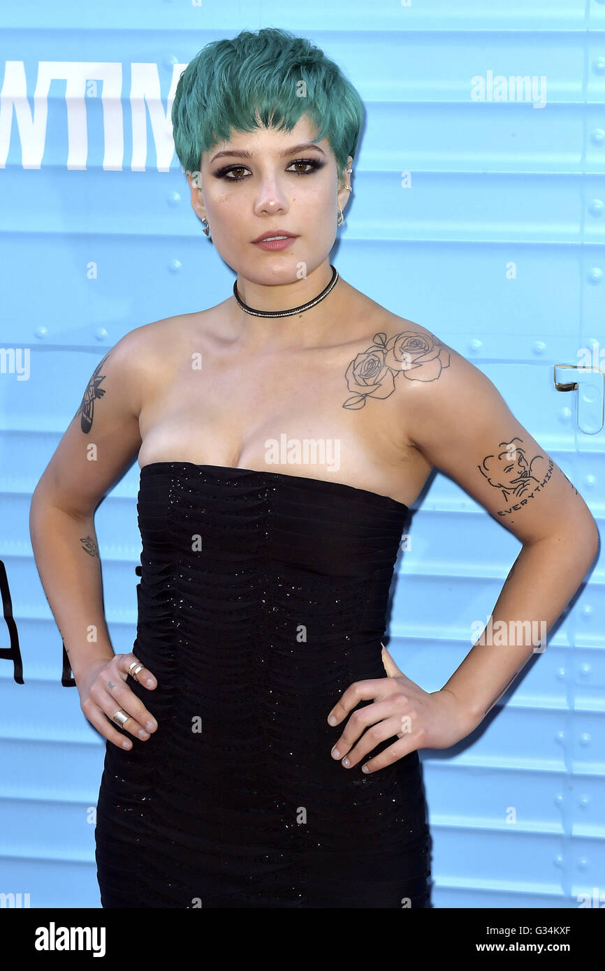 Ashley nicolette frangipane halsey attends hi-res stock photography and ...