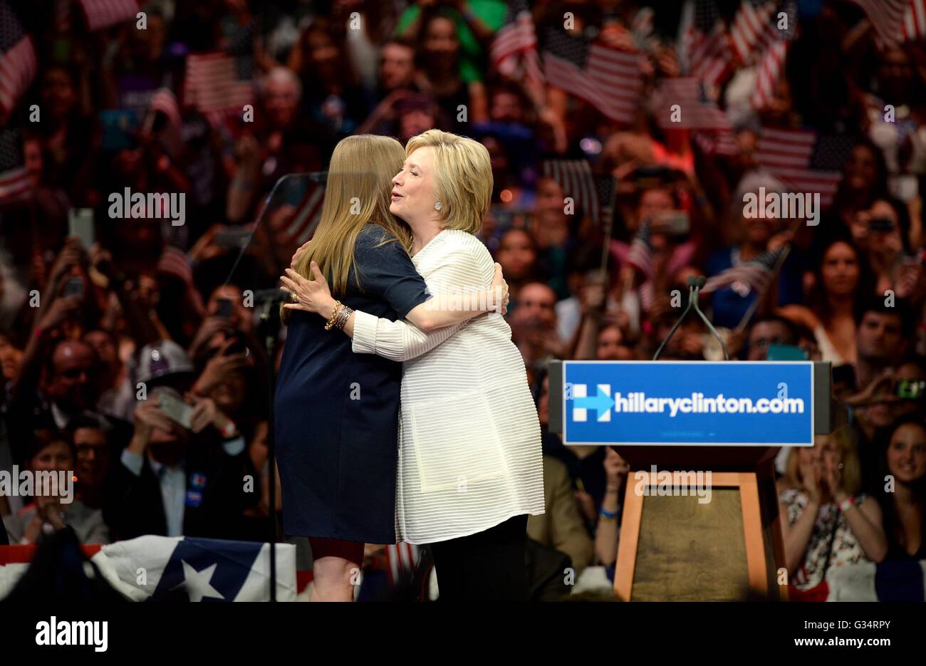 Chelsea clinton and hillary hi-res stock photography and images - Alamy