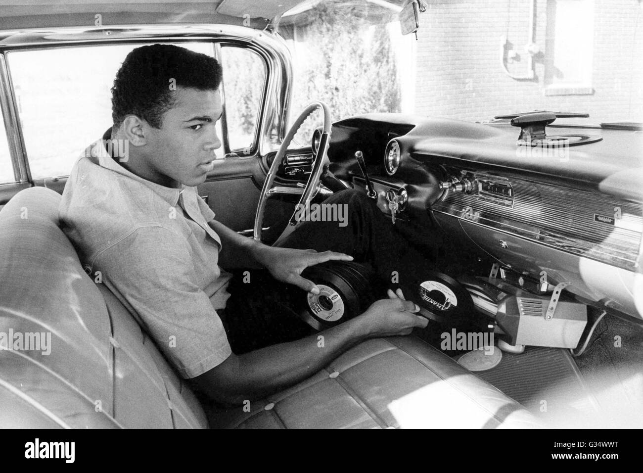 File. 3rd June, 2016. MUHAMMAD ALI, the three time heavyweight boxing ...