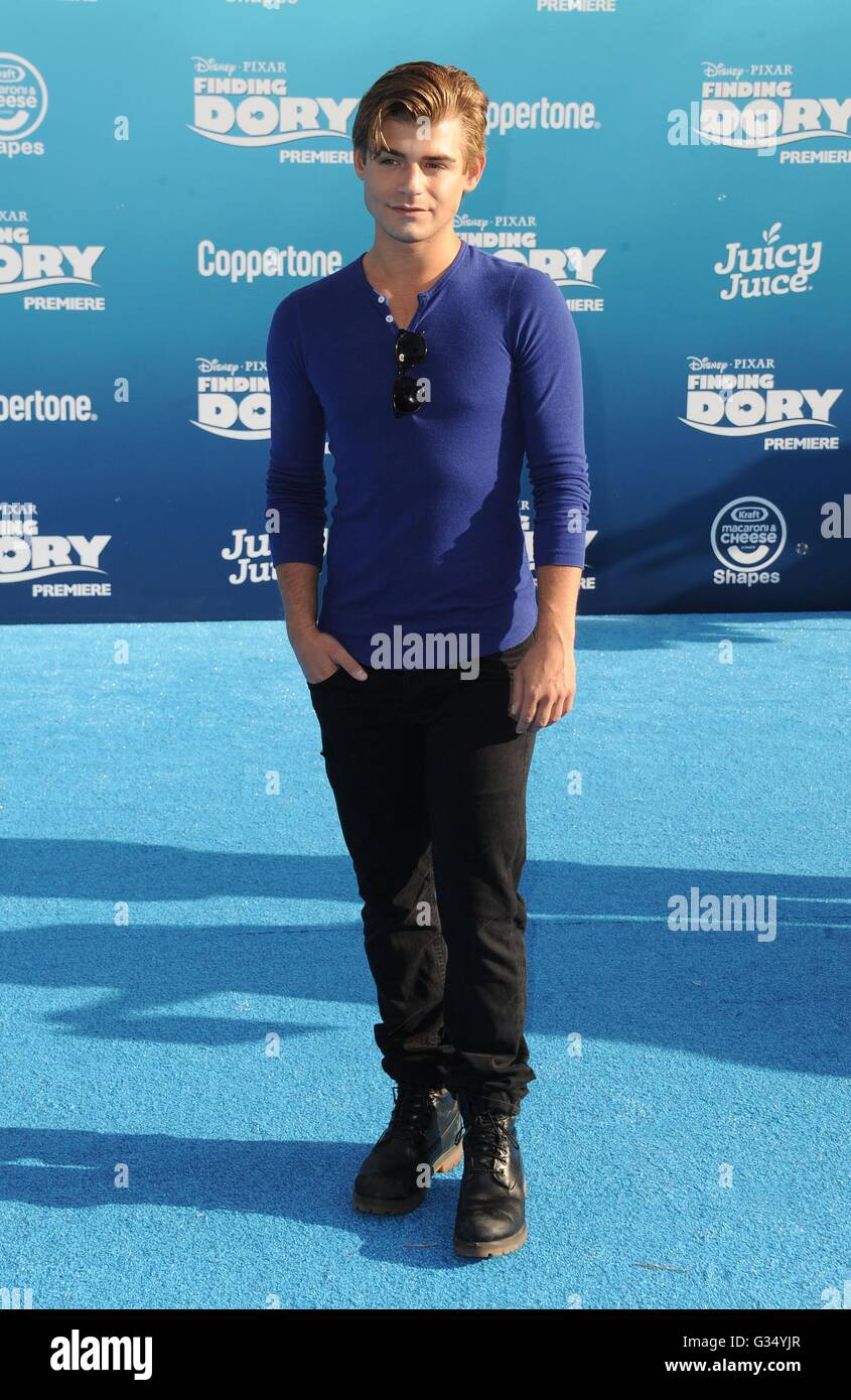 Los Angeles, CA, USA. 8th June, 2016. Garrett Clayton at arrivals for FINDING DORY Premiere, El ...