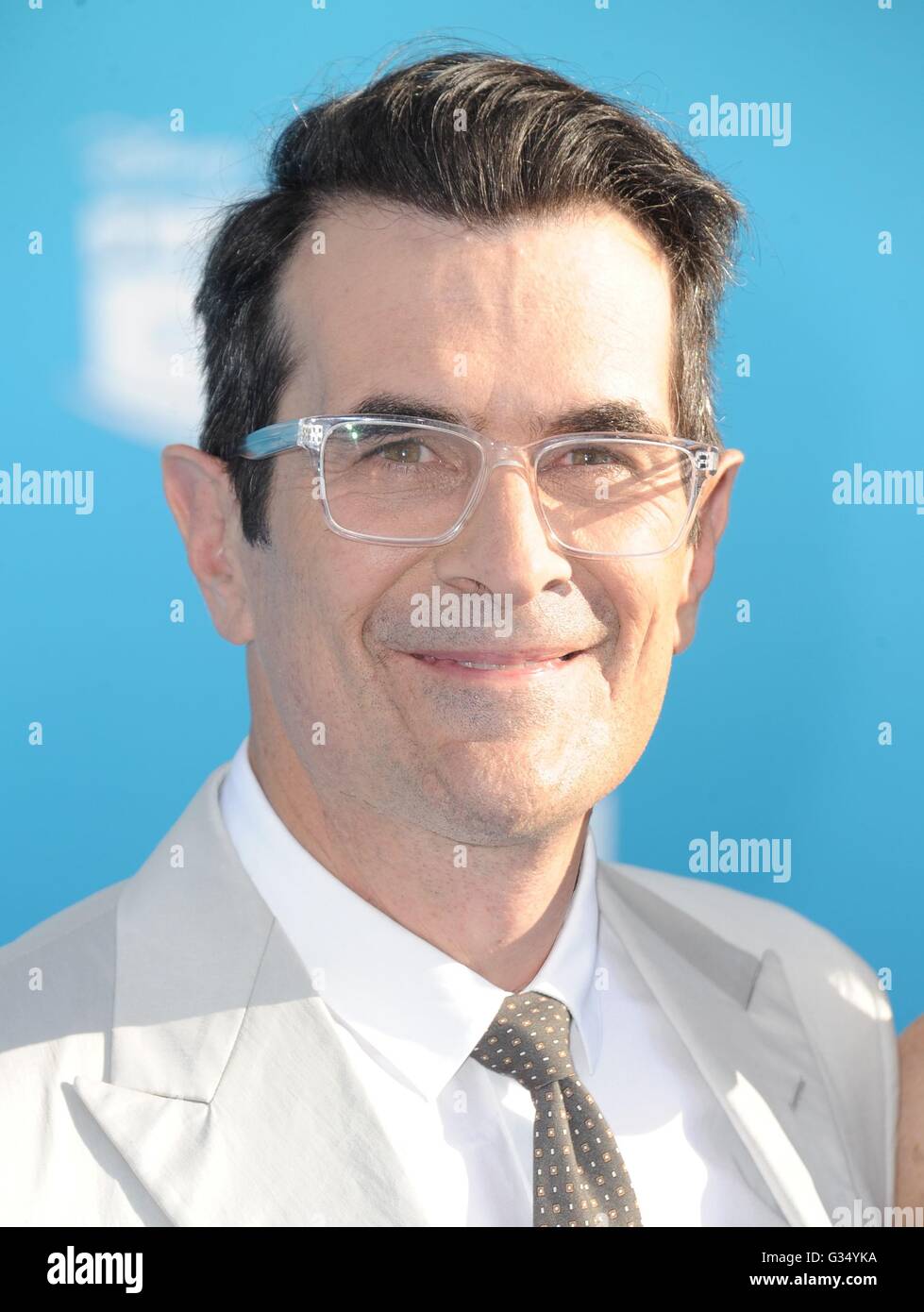 Los Angeles, CA, USA. 8th June, 2016. Ty Burrell at arrivals for ...