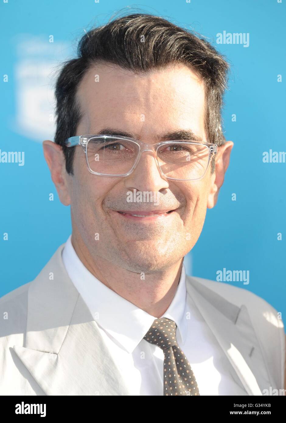 Los Angeles, CA, USA. 8th June, 2016. Ty Burrell at arrivals for ...