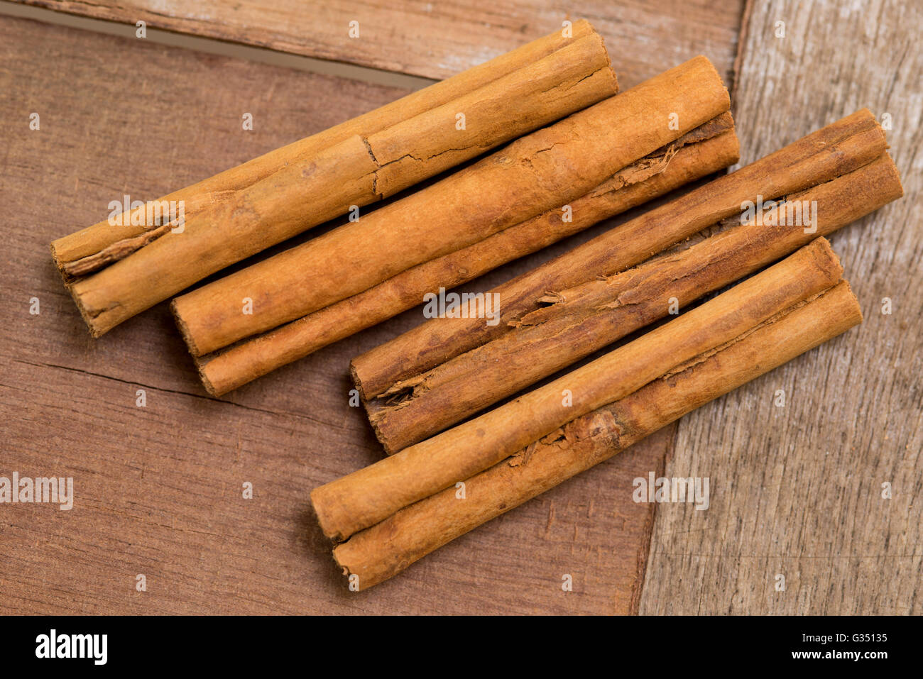 Overhead cinnamon sticks hi-res stock photography and images - Alamy