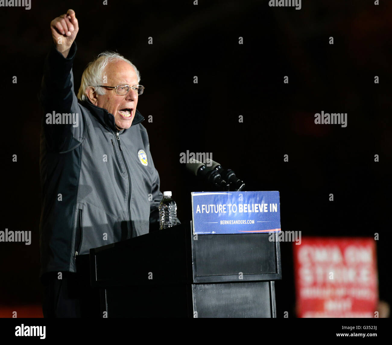Bernie Sanders rally in Washington Square Park, New York Featuring ...