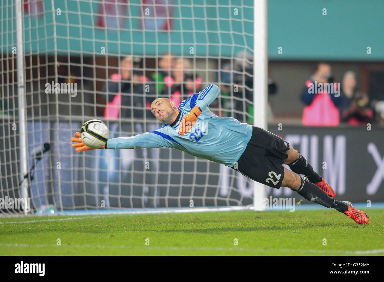 Goalkeeper sidelnikov hi-res stock photography and images - Alamy