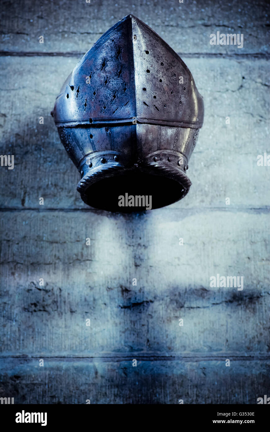 Medieval helmet hi-res stock photography and images - Alamy