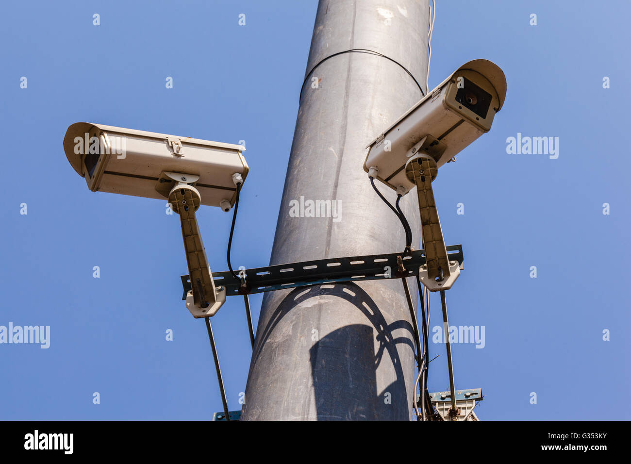 Pole mounted cctv cameras hi-res stock photography and images - Alamy