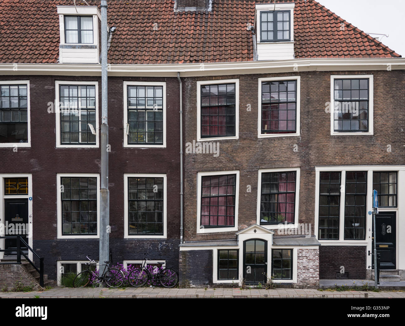 Building crooked window hi-res stock photography and images - Alamy