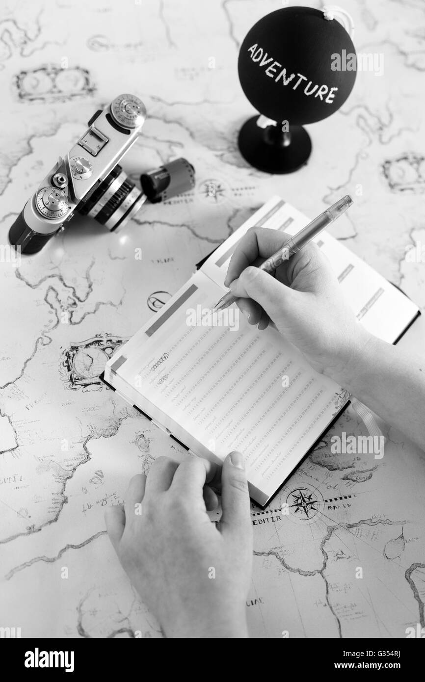 Office woman typing on computer Black and White Stock Photos & Images ...