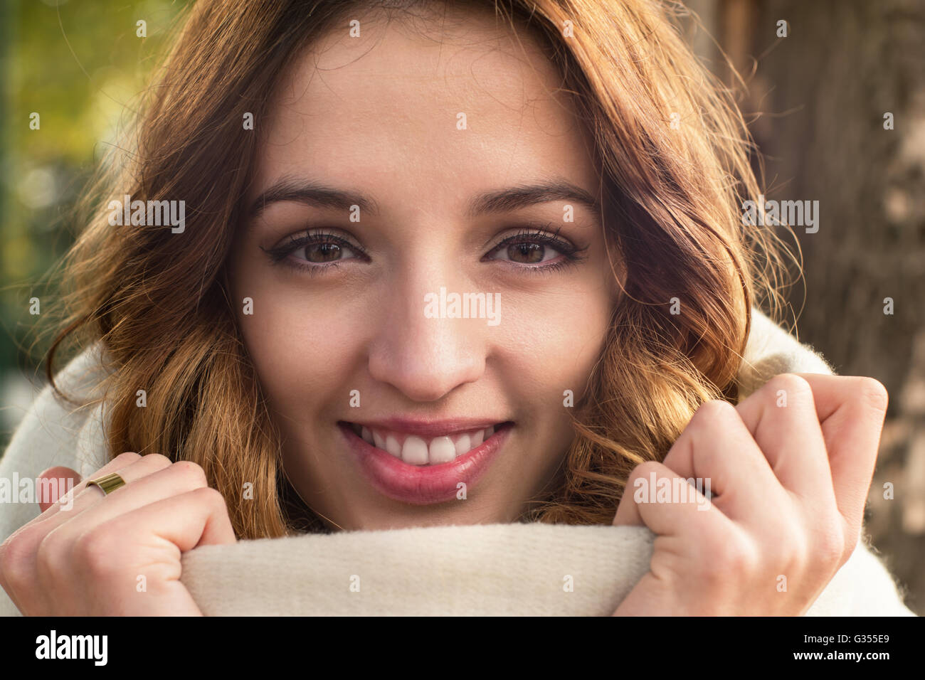 Smiling happy girl portrait, autumn outdoor Stock Photo - Alamy