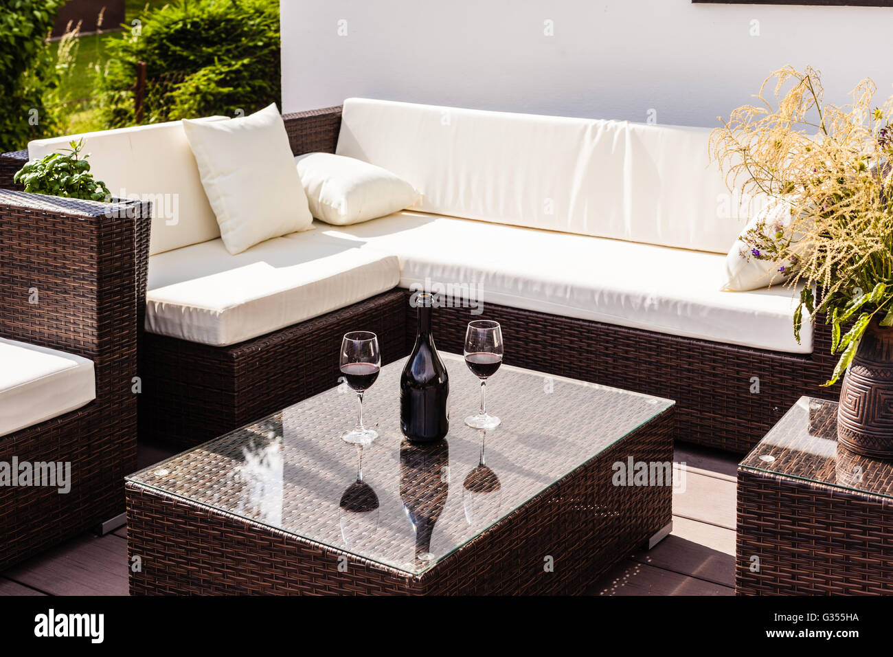 a luxurious lounge on the poolside of a beautiful big pool Stock Photo ...
