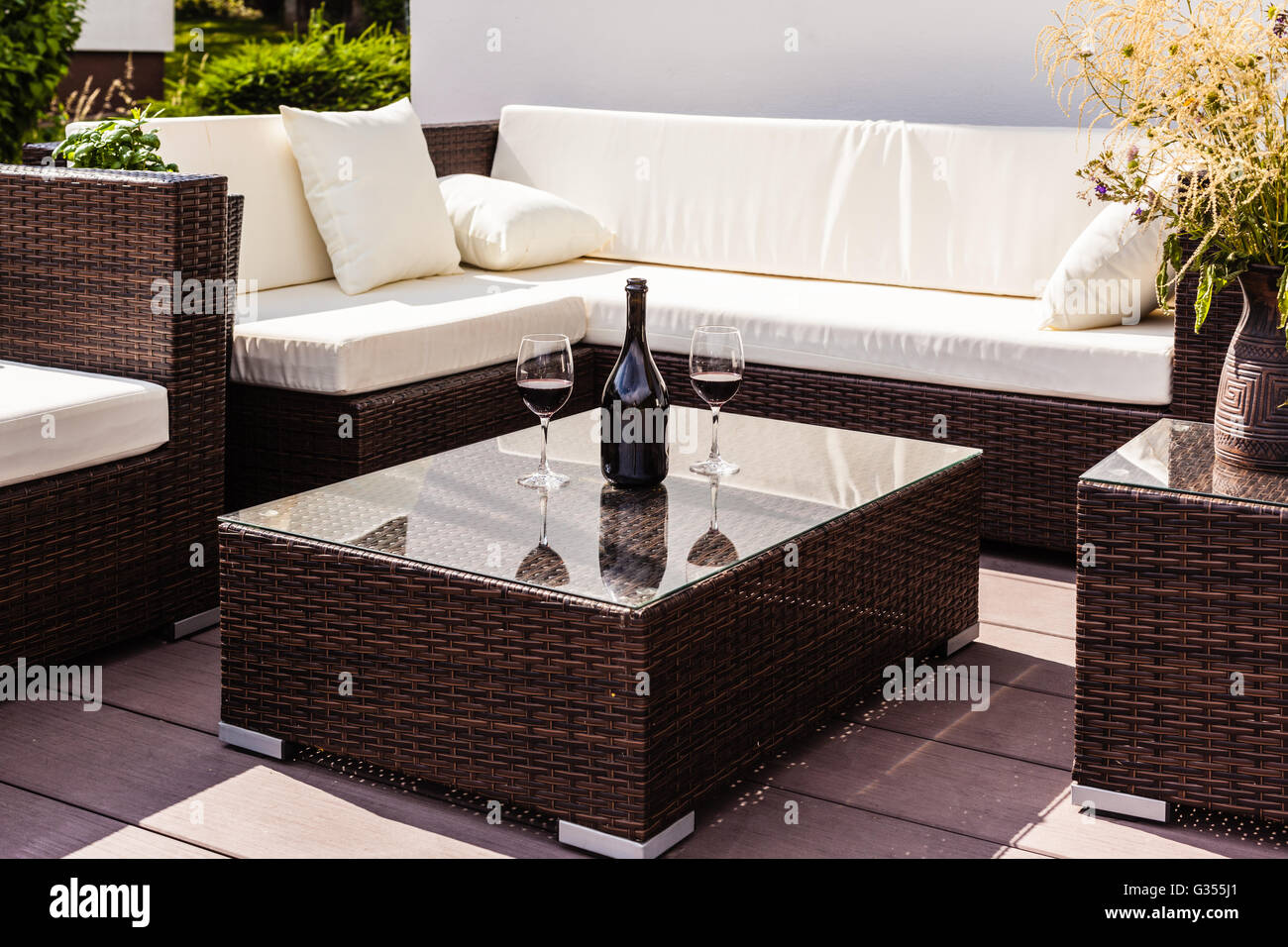 a luxurious lounge on the poolside of a beautiful big pool Stock Photo ...