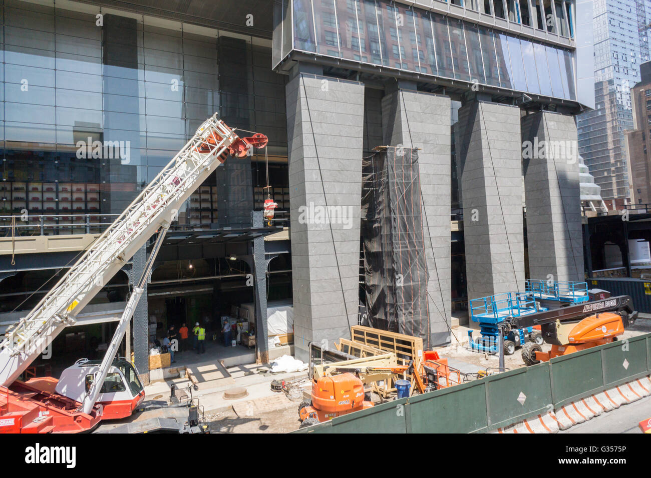 The almost finished 10 Hudson Yards building of the Hudson Yards ...