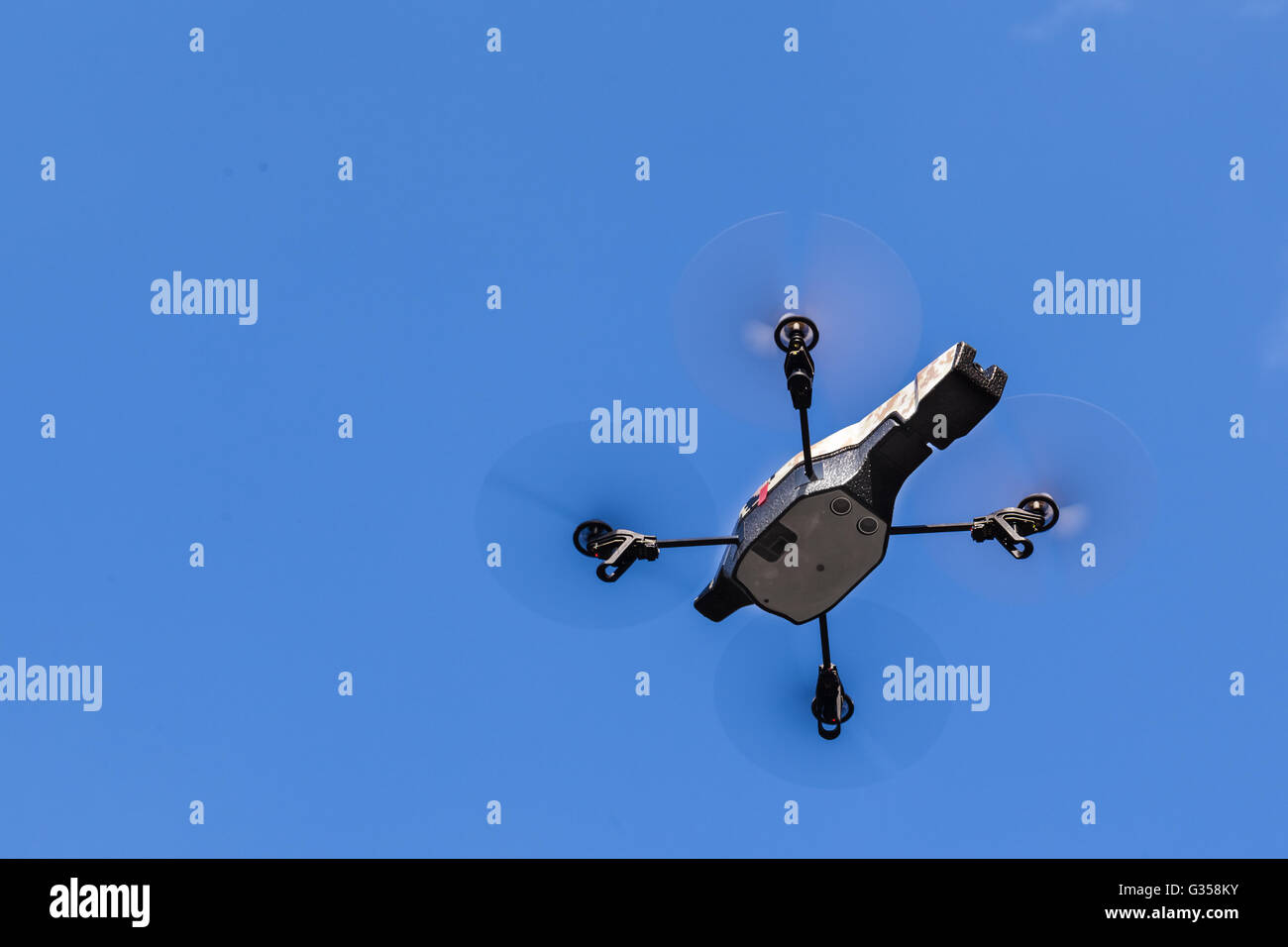 The military patrol robot hi-res stock photography and images - Alamy