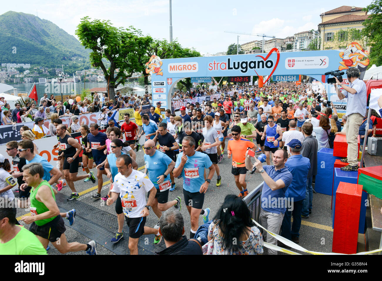 Lugano, Switzerland - 22 may 2016: Marathon runners packed tightly ...