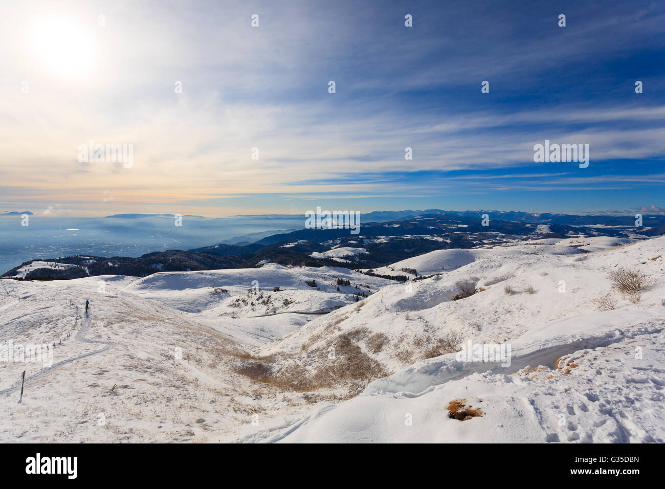 Panorama winter horizon snow sky hi-res stock photography and images ...