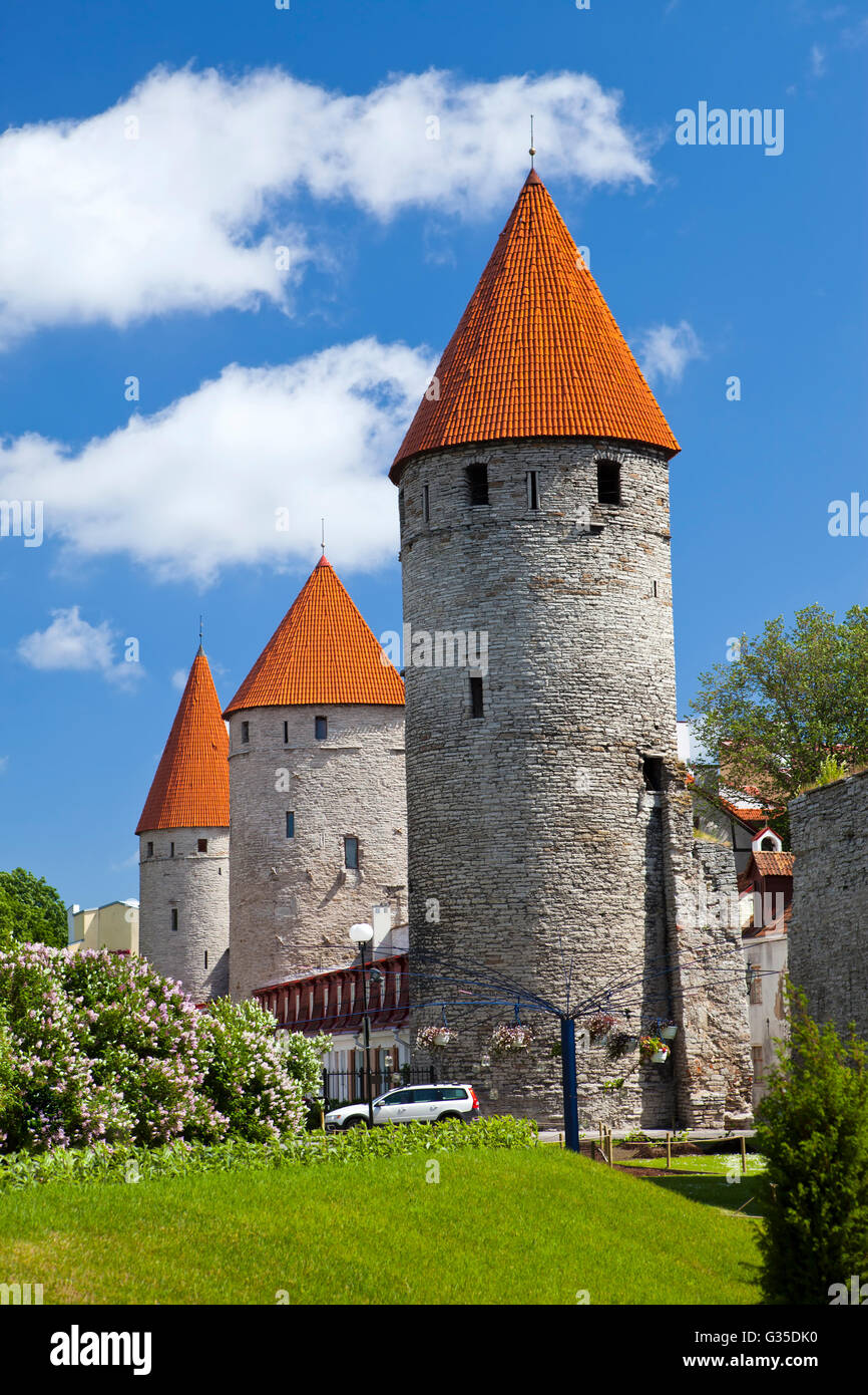 Medieval towers city wall tallinn hi-res stock photography and images ...