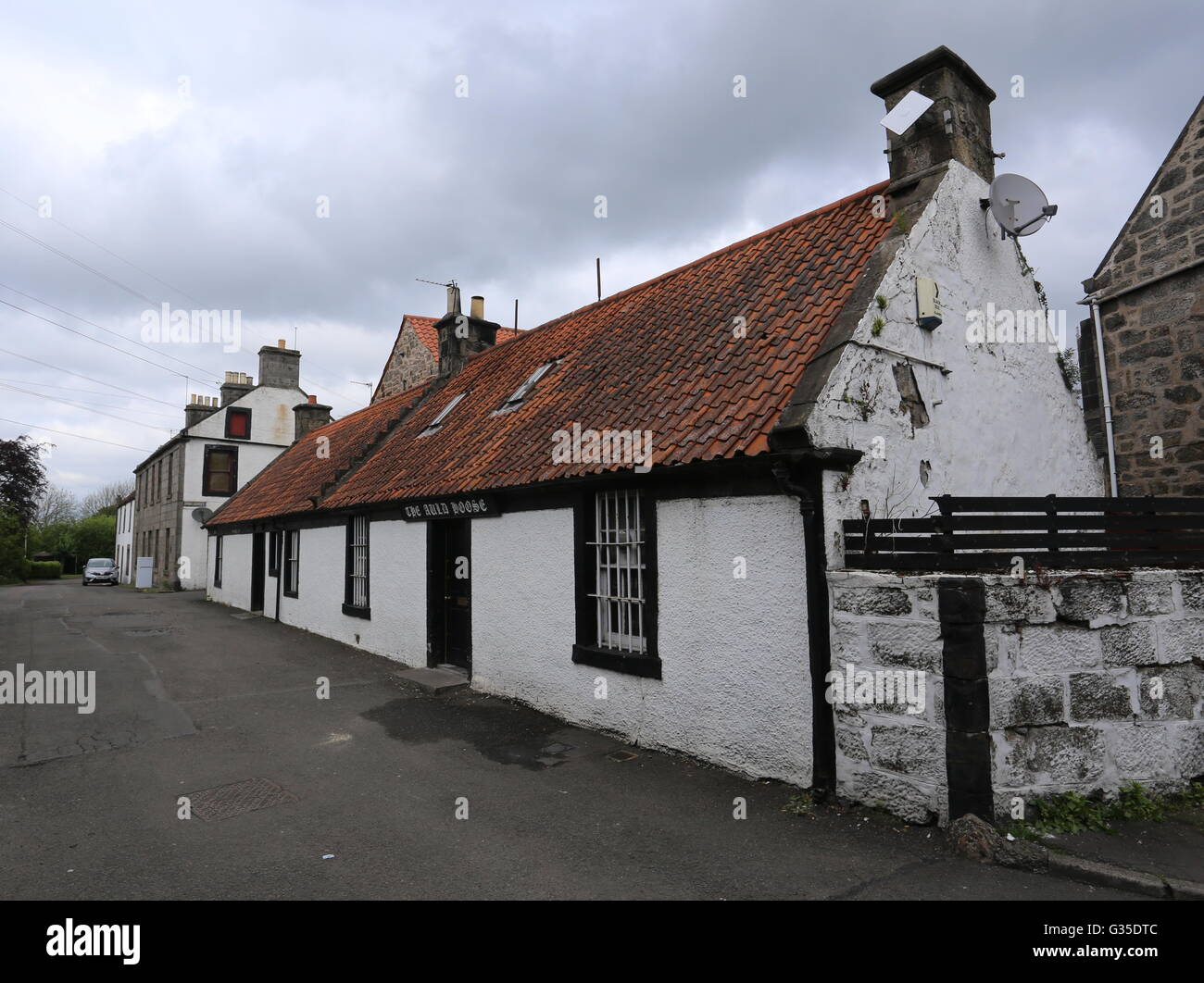Auld hoose pub hi-res stock photography and images - Alamy