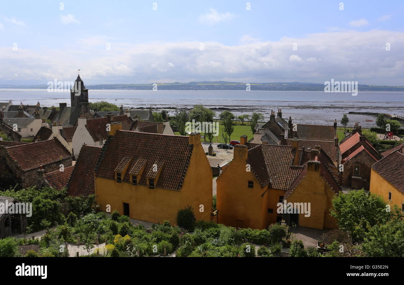 Culross palace gardens hi-res stock photography and images - Alamy