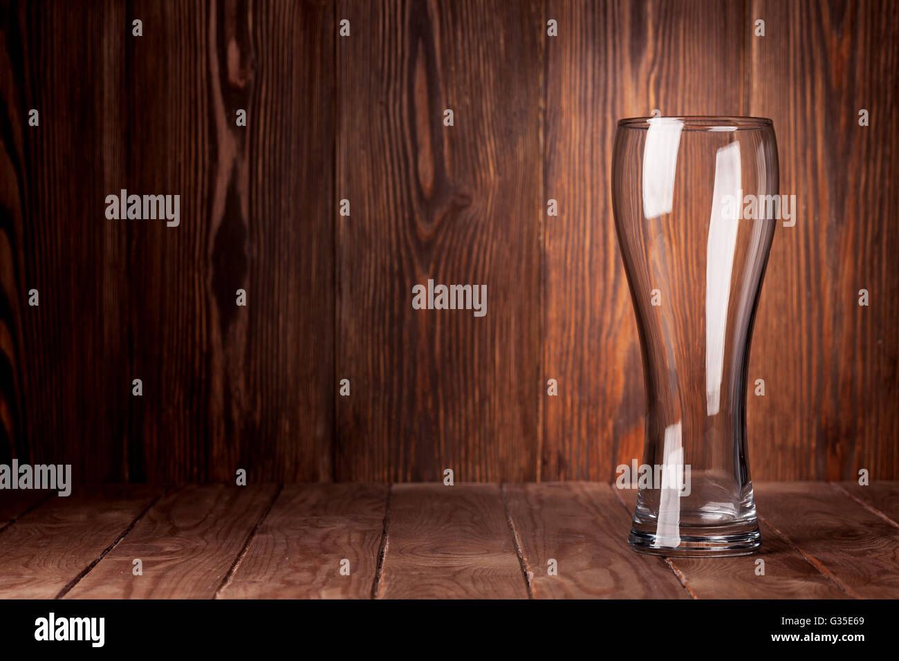 Empty beer mug on table hi-res stock photography and images - Alamy