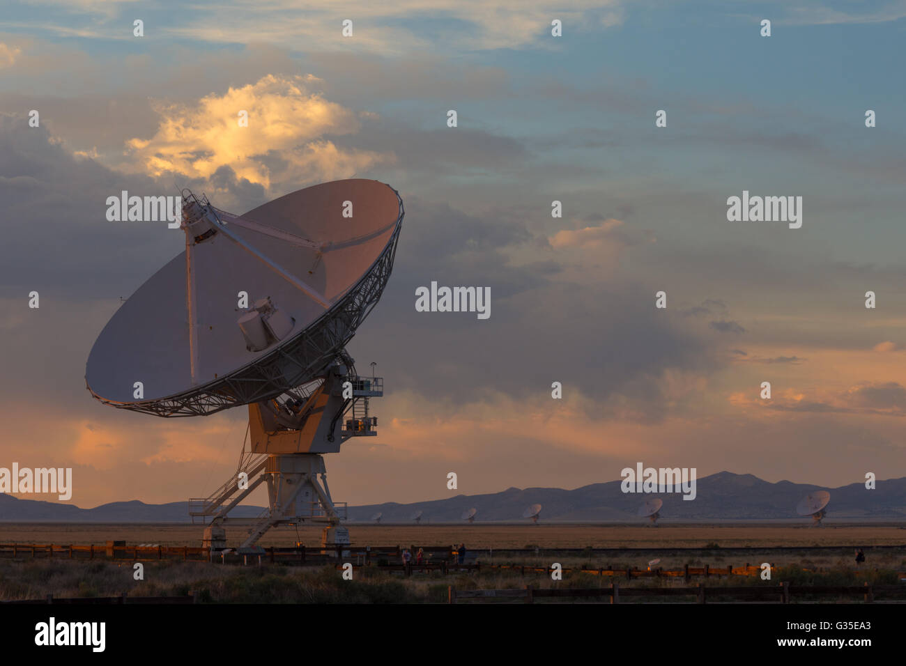 Very large telescope hi-res stock photography and images - Alamy