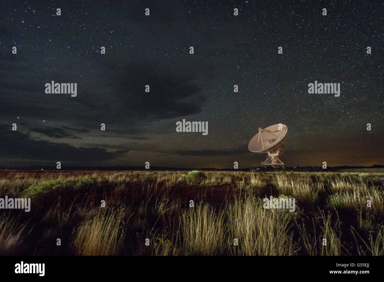 Night sky at the Very large Array-National Radio Astronomy Observatory ...