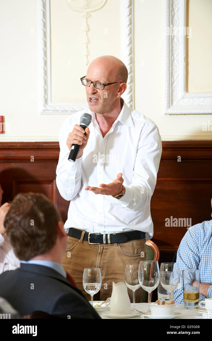 Simon Sebag Montefiore at the Oldie Literary Lunch 07-06-16 Stock Photo ...