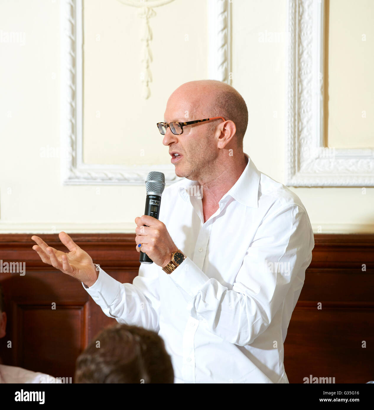 Simon Sebag Montefiore at the Oldie Literary Lunch 07-06-16 Stock Photo ...