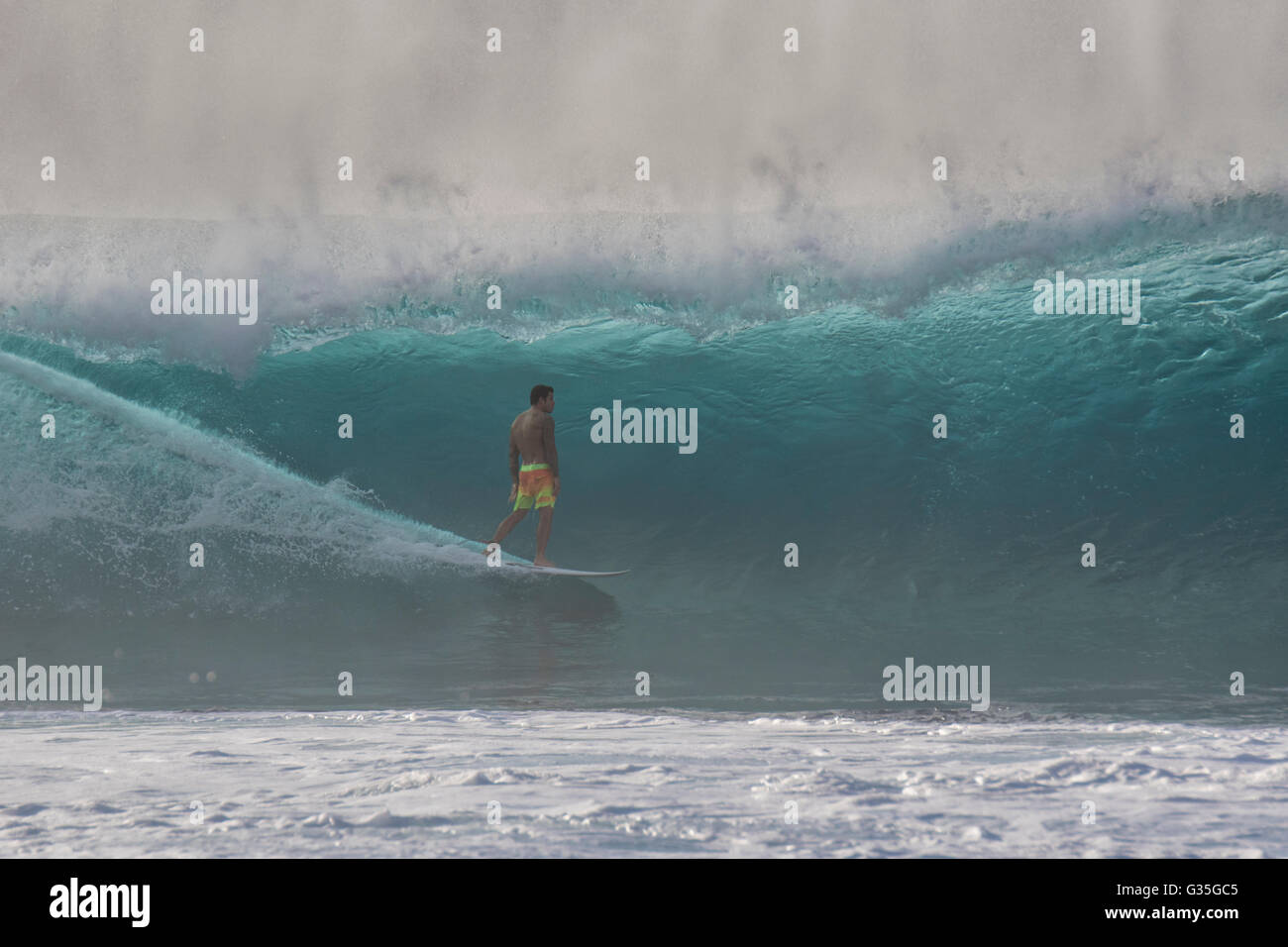 Banzai pipeline hi-res stock photography and images - Alamy