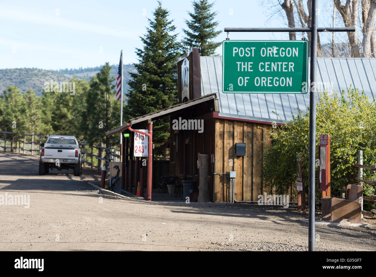 General community store sign hi-res stock photography and images - Alamy