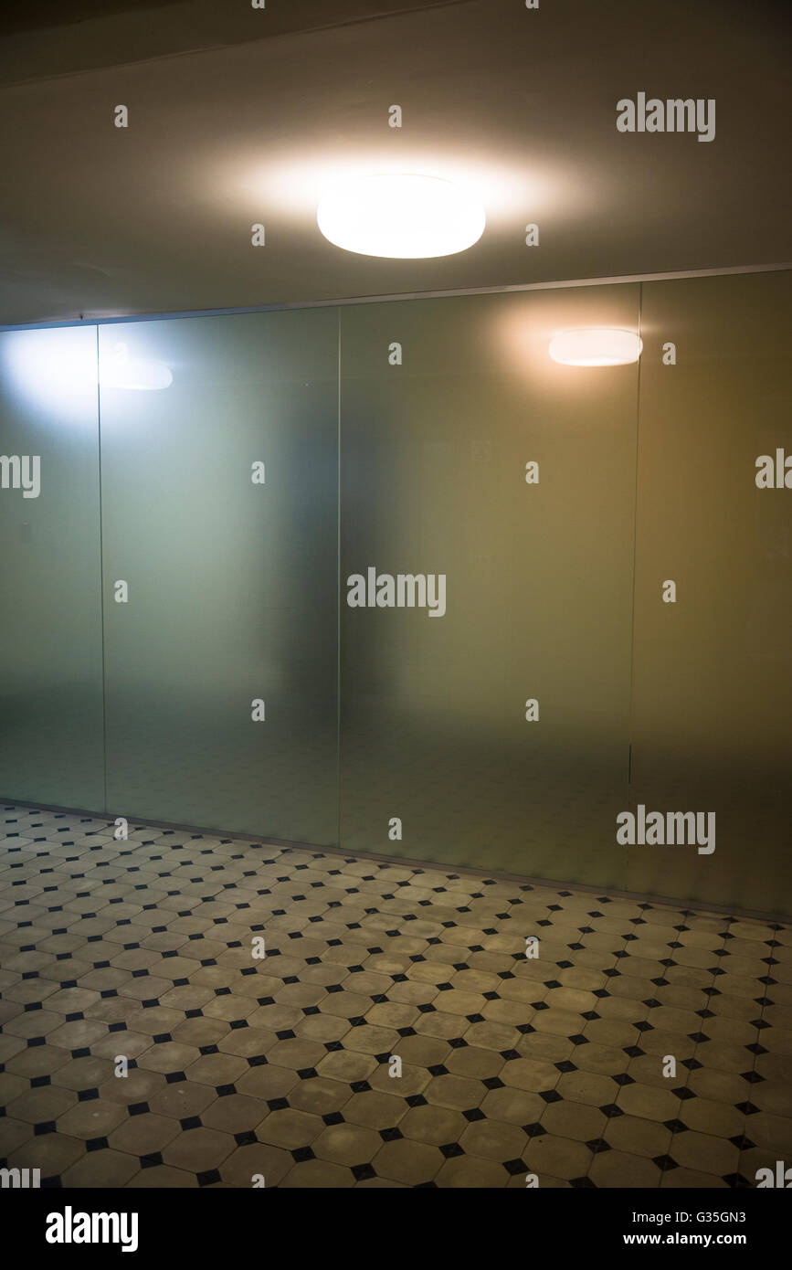 Empty toilets hi-res stock photography and images - Alamy