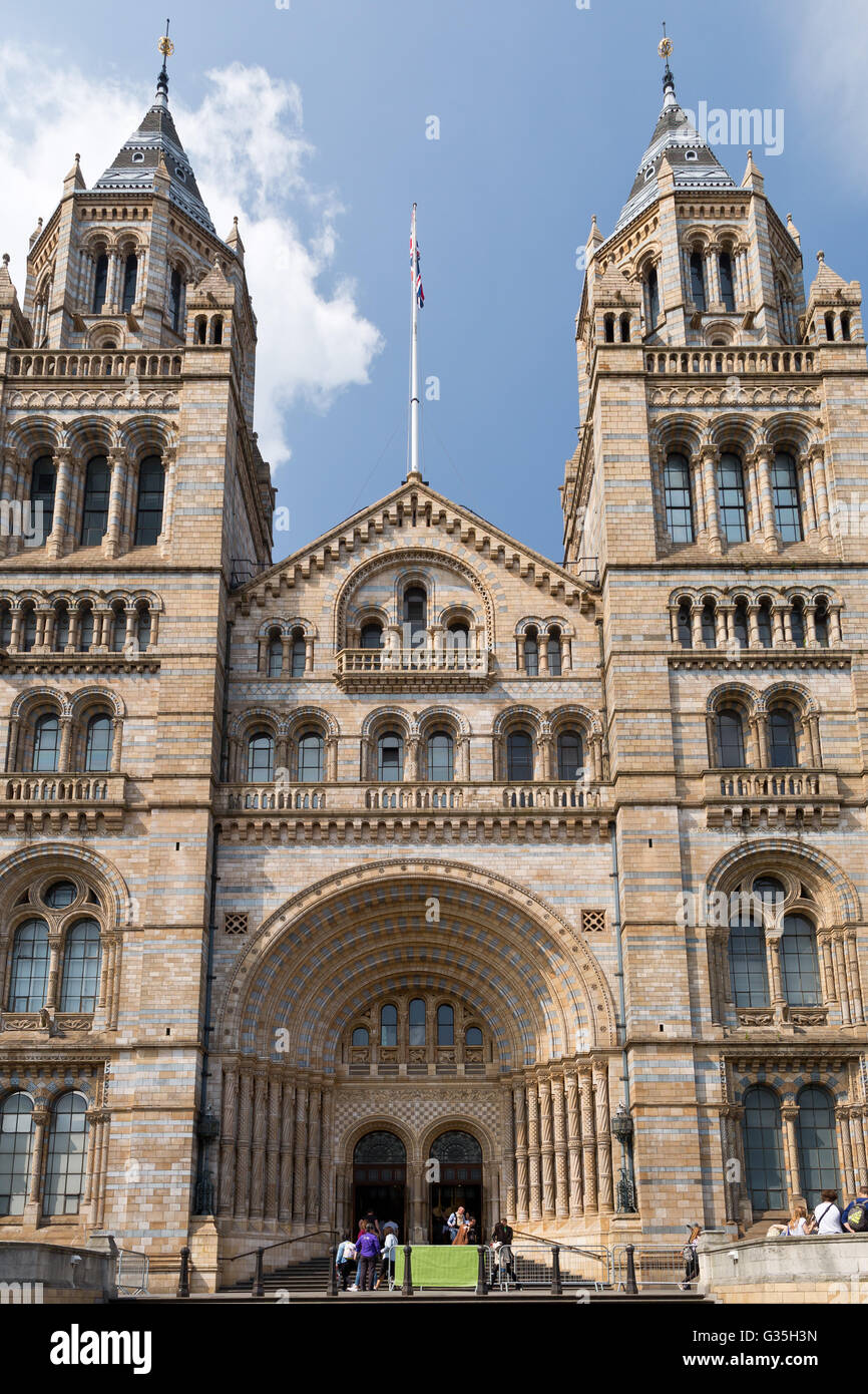 Natural History Museum London main bulding tower Stock Photo - Alamy