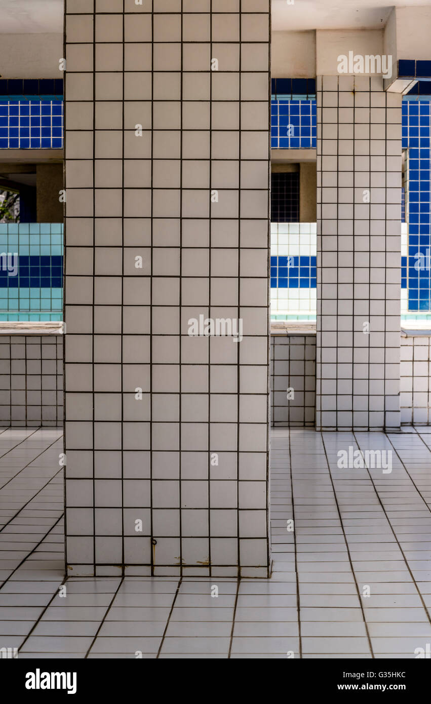 Block tiled hi-res stock photography and images - Alamy