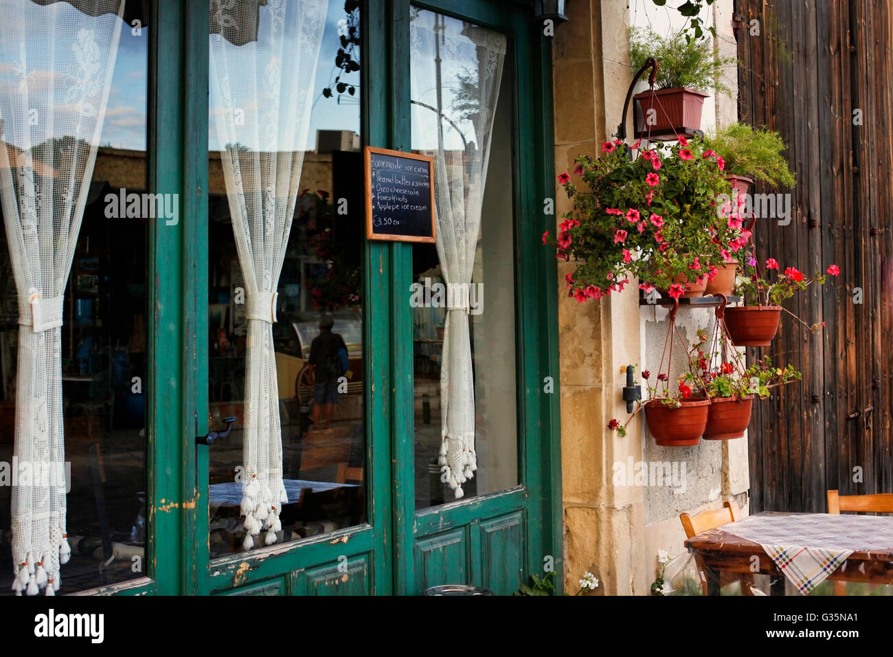 Larnaca cafe hi-res stock photography and images - Alamy