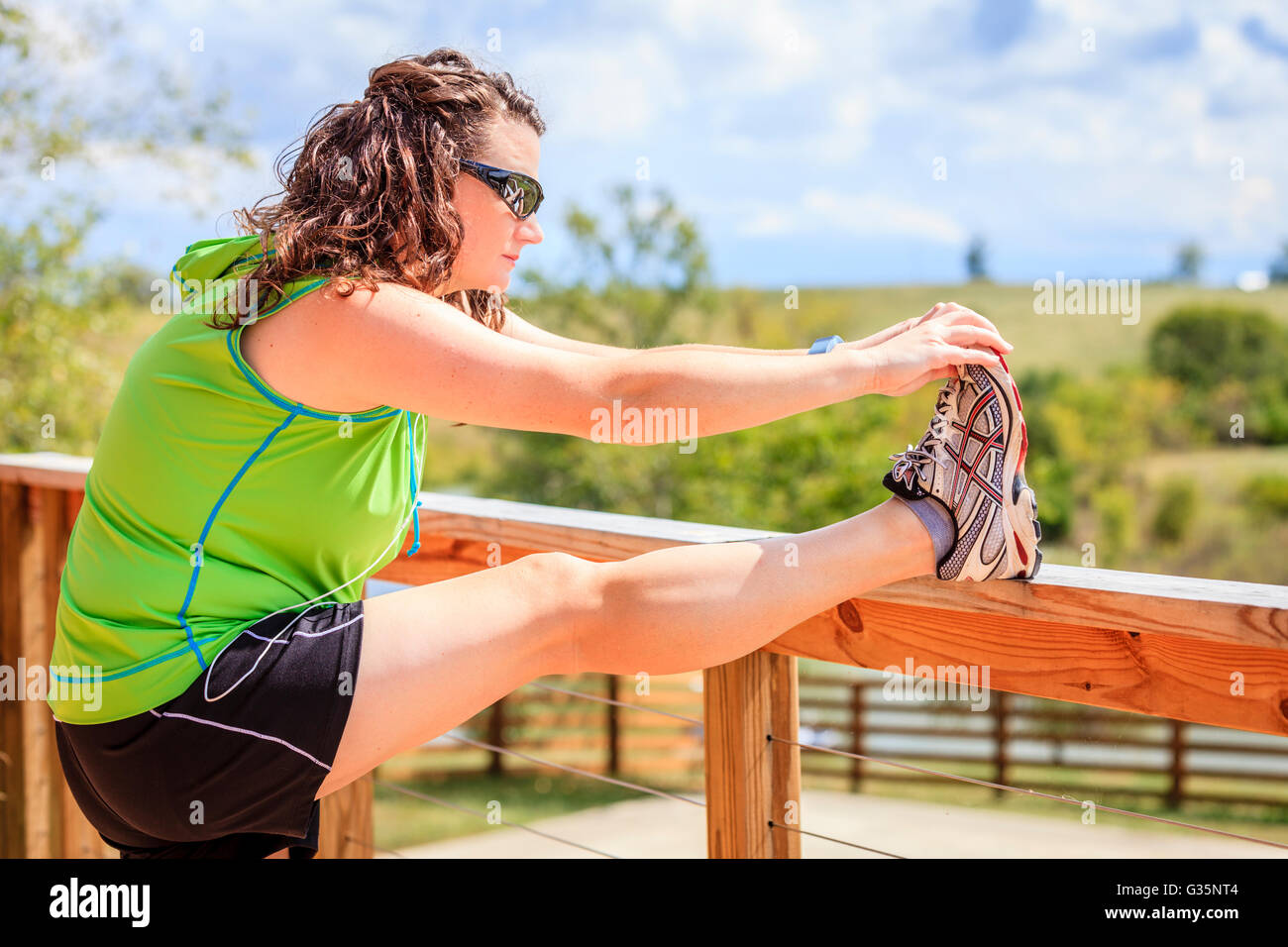 Young woman sport exercises hi-res stock photography and images - Alamy