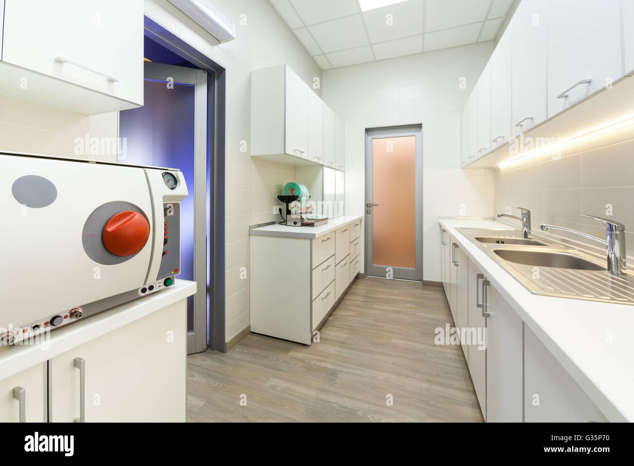 Dental laboratory facility hi-res stock photography and images - Alamy