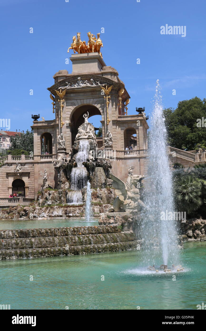 The Cascada Monumental waterfall in Barcelona's Parc de la Ciutadella ...