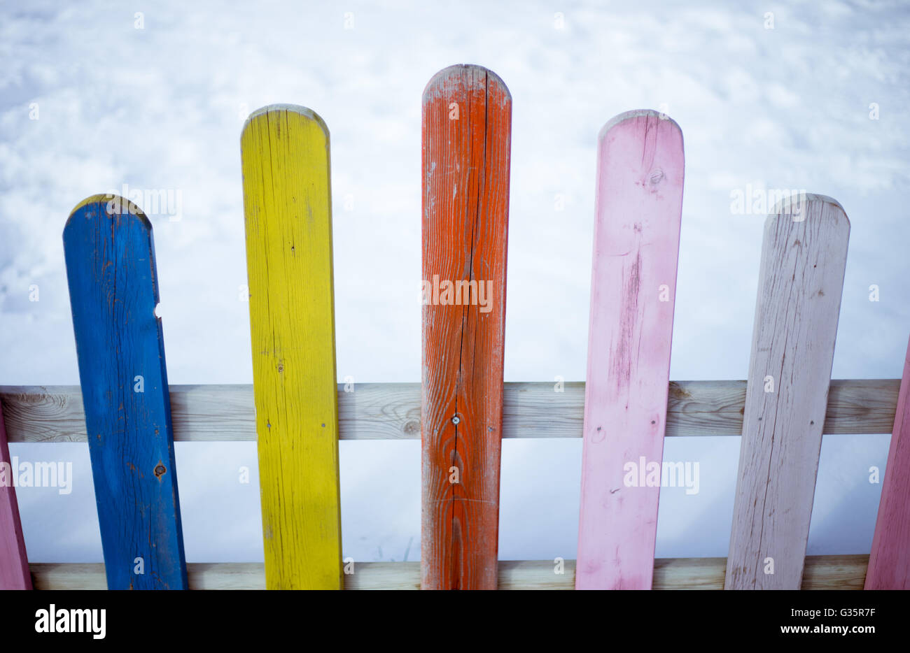 Snow and picket fence hi-res stock photography and images - Alamy